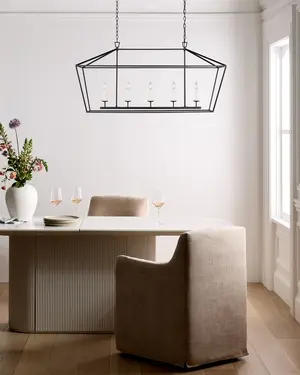 Quince Traditional Steel Linear Lantern Chandelier