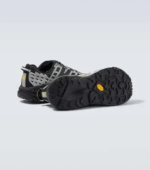 Hoka One One Speedgoat 2 Sneakers - Black