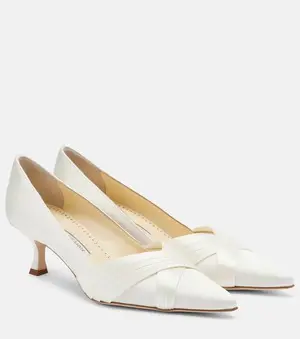 Manolo Blahnik Vieralo Satin Pumps - White