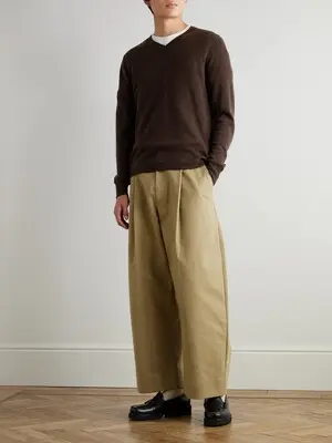 ALLUDE Cashmere V-neck Sweater - Brown