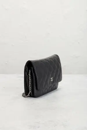 Chanel Caviar Wallet On Chain - Black