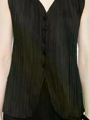 GONGDID DESIGN Plisse Top