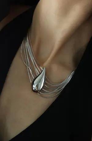 RETRO CHIC Droplet Necklace
