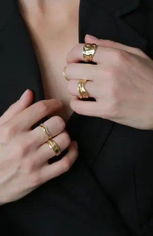RETRO CHIC Snowing Adjustable Ring