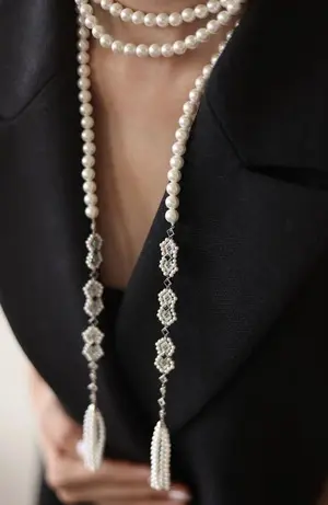 RETRO CHIC Art Deco Long Necklace