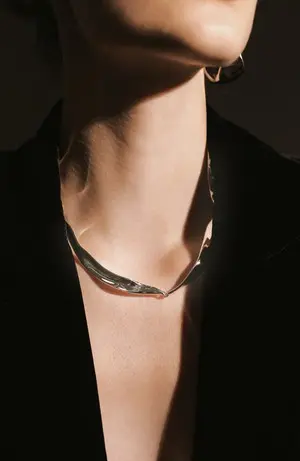 RETRO CHIC Ripple Necklace - Silver