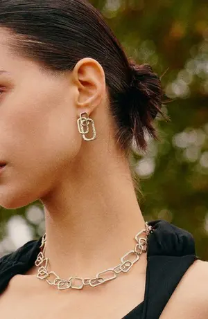 RETRO CHIC Roman Arc Earrings - Silver