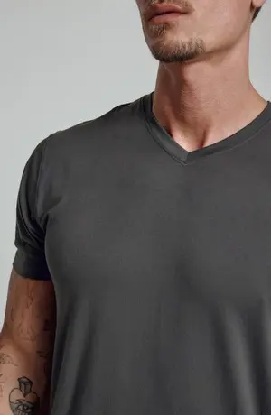 7 Diamonds Core V-neck T-shirt - Graphite