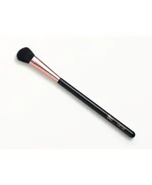 BE YOUR OWN DESIRE Concealer Brush - No Color