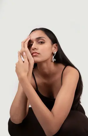 NAVEDA Naisa Drop Earrings - Silver