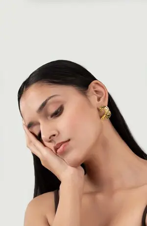 NAVEDA Mira Hammered Drop Earrings - Gold