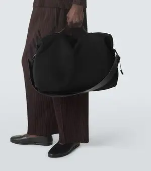Issey Miyake Homme Plissé Pleats Shoulder Bag - Black