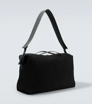 Issey Miyake Homme Plissé Pleats Shoulder Bag - Black