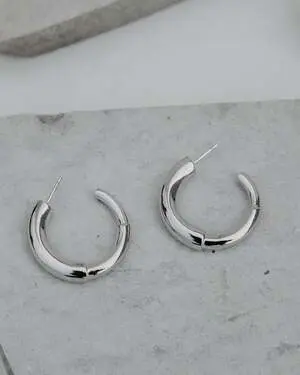 SOPHIE BLAKE Medium Maggie Hoop Earrings - Silver