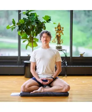HUGGER MUGGER Zabuton Meditation Pillow - Rain