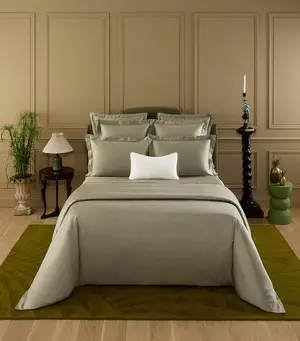 YVES DELORME Triomphe Kaki Super King Flat Sheet - Green