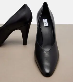Alaïa Leather Pointed Toe Pumps - Black