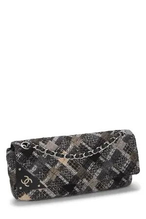 Chanel East/west Flap Medium