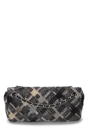 Chanel East/west Flap Medium