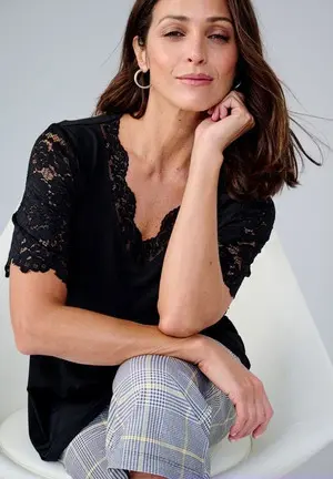 JESSICA LONDON Lace Trim V-neck Top - Black