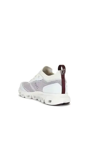 On Versa Sneaker
