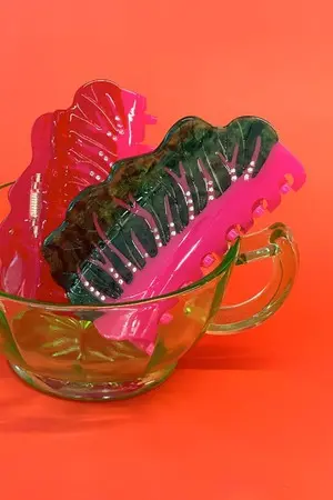 CENTINELLE Glowing Chard Claw Clip