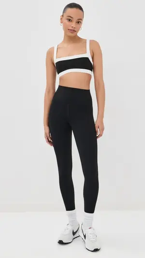 FORM Straight Neck Bra - Black/white