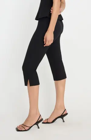 Good American Soft Stretch Pull-on Ponte Capris