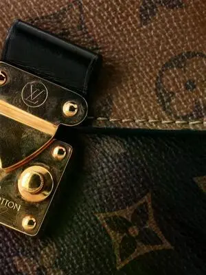 LOUIS VUITTON Pochette Metis Reverse Monogram Canvas Crossbody Bag - Brown