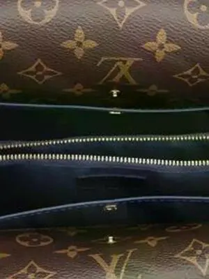 LOUIS VUITTON 2018 Monogram Double V Satchel