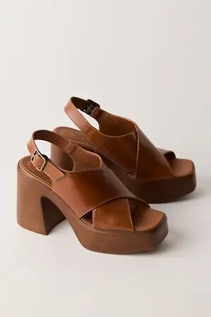 Free People Zoe Criss Cross Platform Sandals - Chestnut