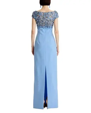 Oscar De La Renta Bitty Hoya Floral Embroidered Gown
