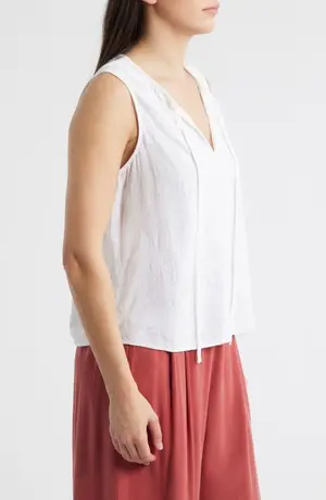 CLOTH & STONE Floral Embroidered Split Neck Tank - White