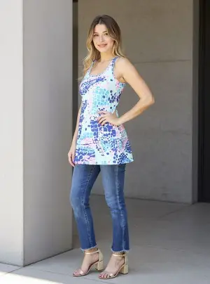 24SEVEN COMFORT APPAREL Abstract Printed Scoop Neck Tank Top