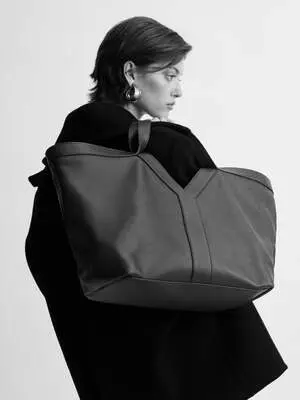 Saint Laurent Y Tote - Black