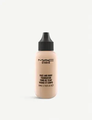 MAC COSMETICS Face And Body Foundation 120ml C4