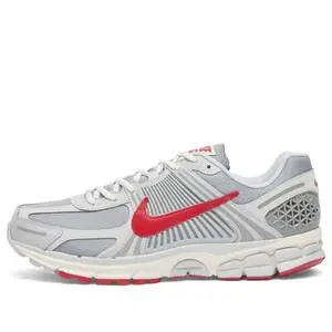 Nike Zoom Vomero 5 Sneaker - Red/bone/sail