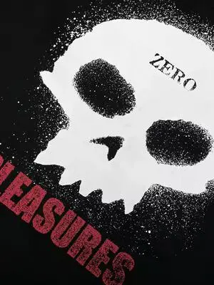 PLEASURES Single Skull Graphic T-shirt