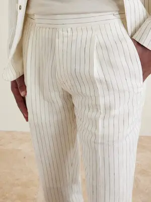 Mr P. Tapered Pleated Pinstriped Linen Suit Trousers