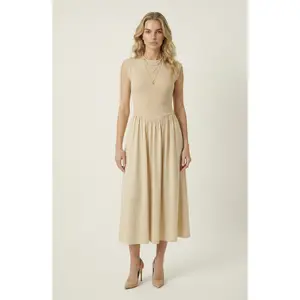 Modenaire Plain Day Dresses