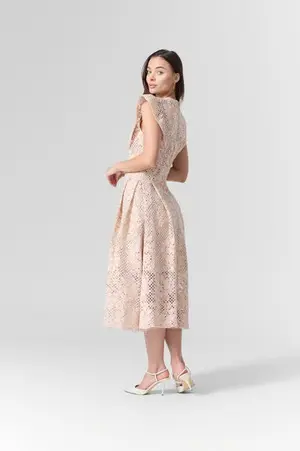 LE FAFO Embroidered Lace Midi Dress