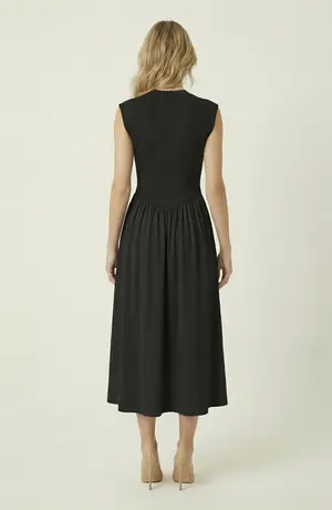 MODENAIRE Cap Sleeve Fitted Gathered Midi Dress - Black
