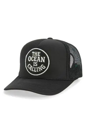 FRIDAY FEELIN’ Trucker Hat - Black