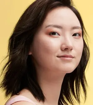 MAC COSMETICS Studio Radiance Face And Body Foundation - Neutral