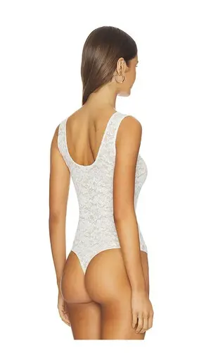 Good American Stretch Lace Scoop Tank Bodysuit - Chalk