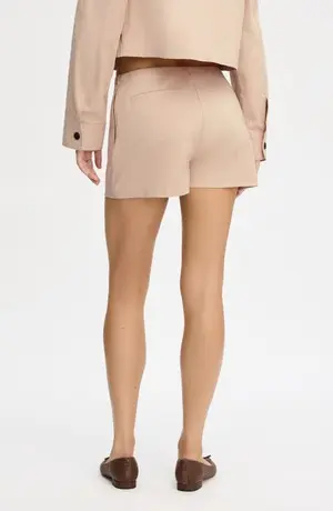 Sam Edelman Front Seam Tailored Shorts - Sand