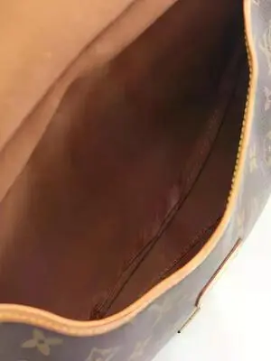 LOUIS VUITTON 1995 30 Saumur Monogram Shoulder Bag