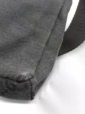 Gucci Gg Canvas Body Bag - Black