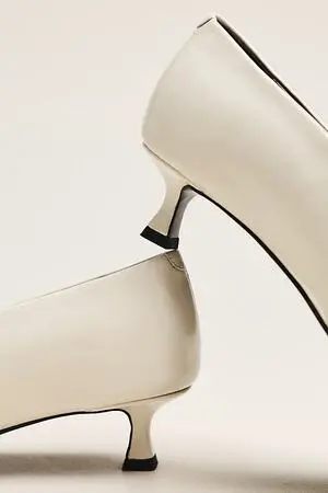 TONY BIANCO Pointed Toe Kitten Heel Pumps - Dove