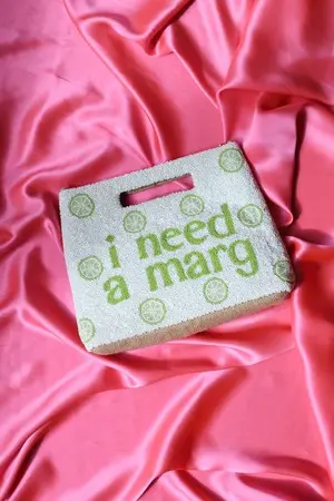 ISLAND TO EAST SIDE Handle Pouch